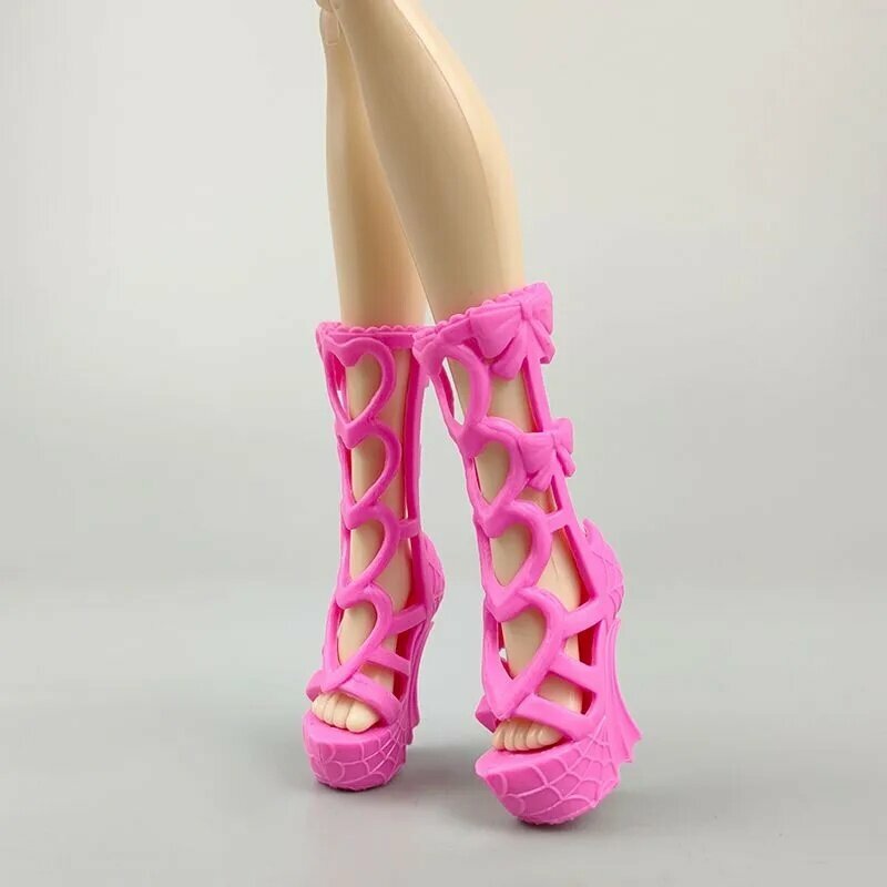 Туфли подходят для кукол Monster High