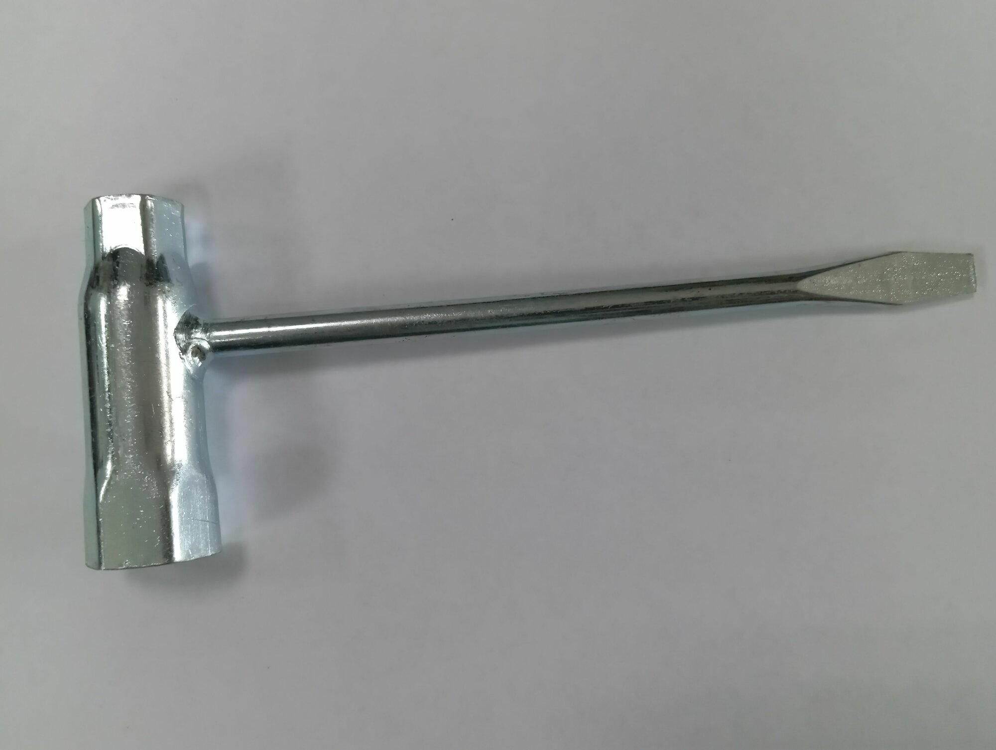 Ключ свечной для бензопилы 13-19 под плоскую отвертку