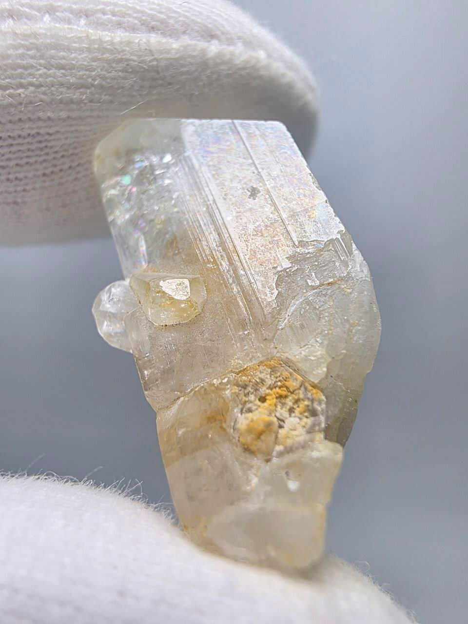 Топаз натуральный (необработанный) 30 мм, 12.99 г.