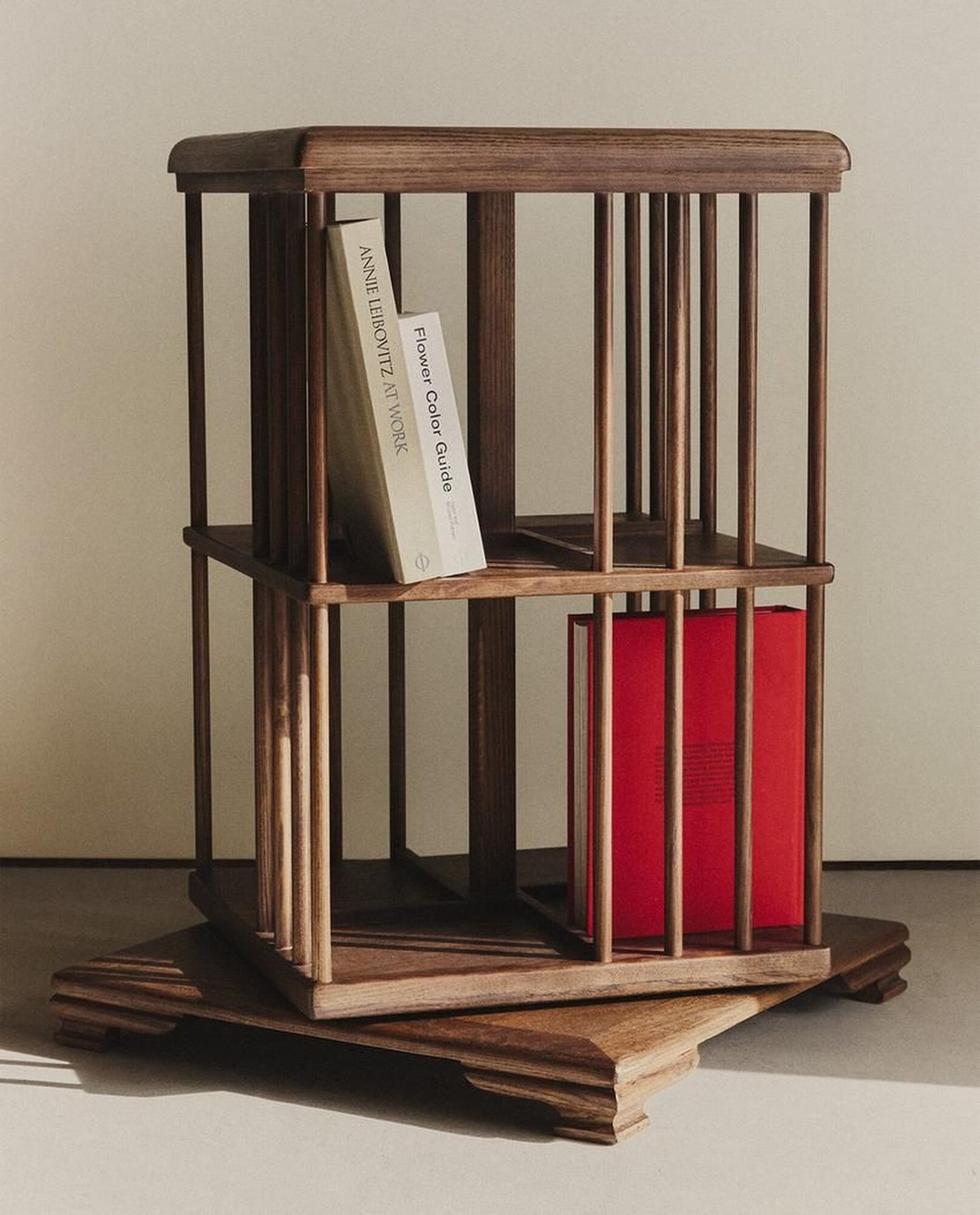 Книжный шкаф ZARA HOME 6650/080/716 - вращающийся, из ясеня, 67 x 40 x 40 см, цвет коричневый