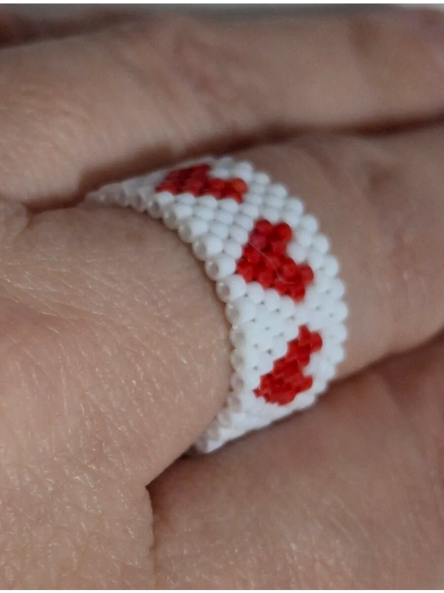 Кольцо плетеное из бисера "Сердца" р. 17 - 1 шт