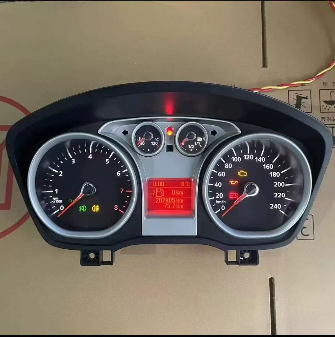 Щиток приборов Ford Focus 2 MK2 2009‑2013 Оригинал Б/У Артикул 9M5T‑10849‑ED VP5V4F10849ED