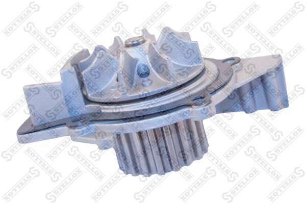 STELLOX Насос водяного охлаждения (помпа) для Citroen C5/C8, Peugeot 406 2.2HDi 16V 00>