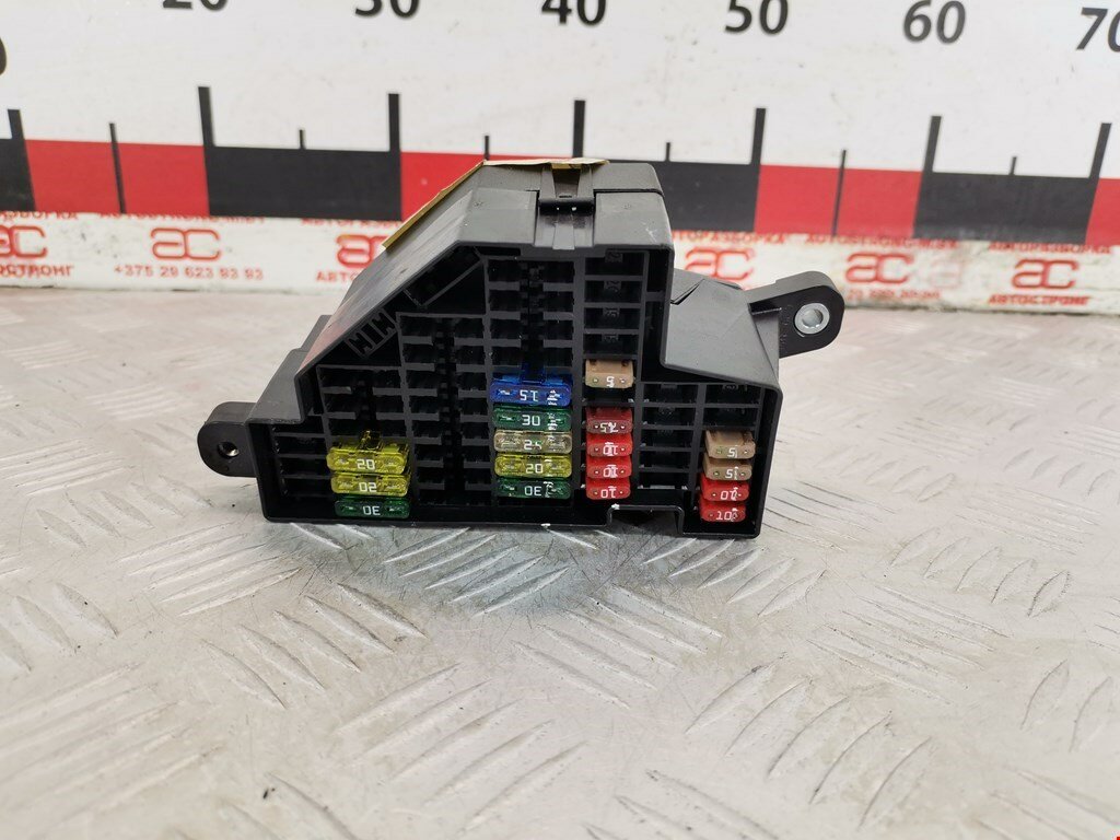 Блок предохранителей Volkswagen Jetta 5 1K2941824 арт. 1051043