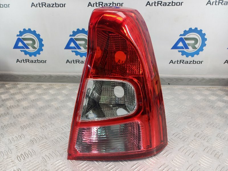 Б/У Фонарь задний правый Renault Logan 1 / Рено Логан 1