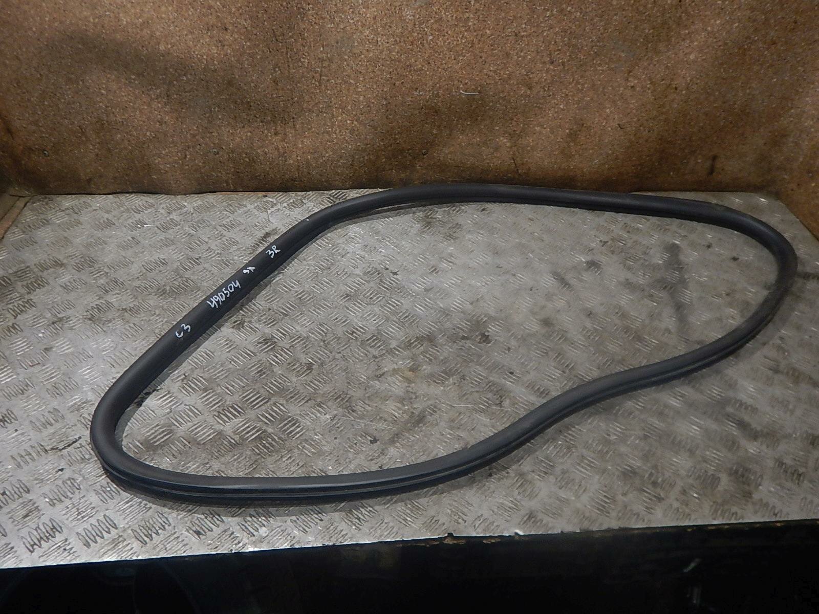 Б/У Уплотнитель проема двери задней правой, Citroen (Ситроен)-C3 (09-16) CITROEN C3 (09-16) без повреждений. 490504 Peug...