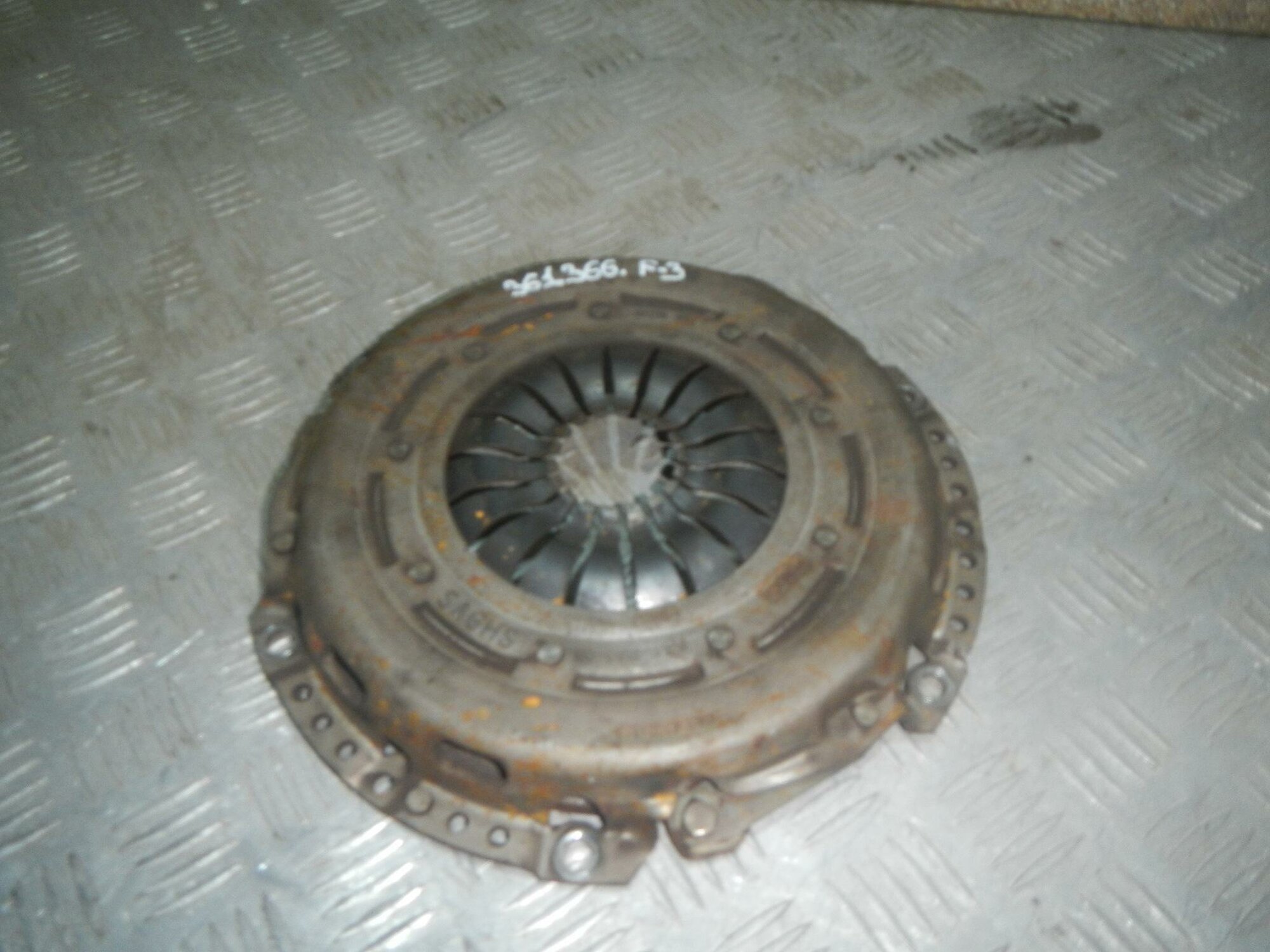 Б/У Корзина сцепления, Ford (Форд)-FOCUS 3 (11-) FORD FOCUS 3 (11-19) 1,6 Без повреждений 361366 FORD арт. AV617563DB