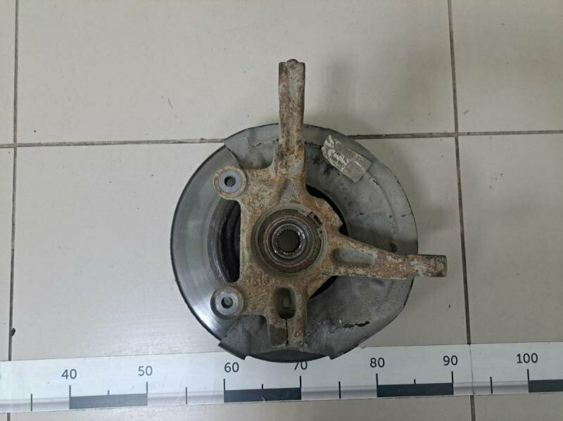 Кулак поворотный передний правый Chevrolet Aveo T300 2011 кат.номер: 94524969