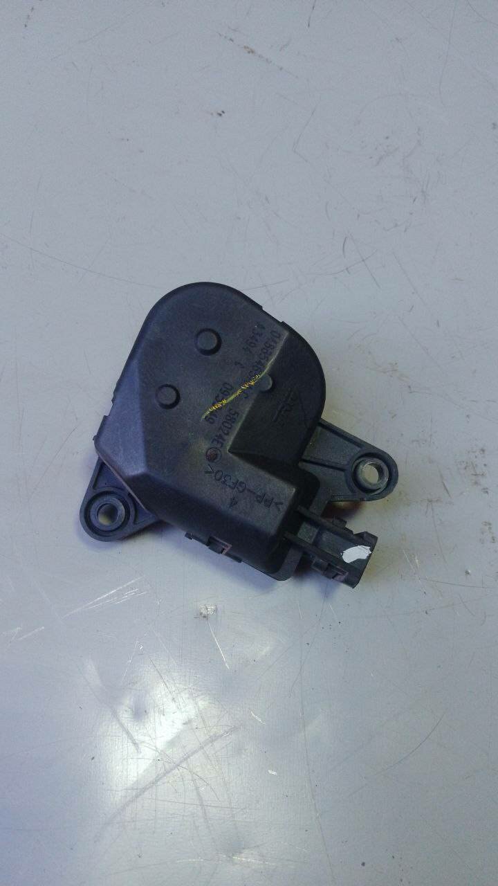 Моторчик заслонки печки Chrysler Pacifica CS (2003 - 2008) 04885465AA