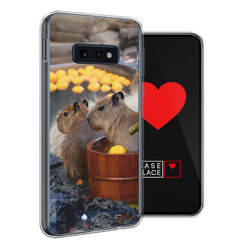 Чехол на Samsung Galaxy S10E / Самсунг Галакси S10E с принтом "Капибары отмокают" — фото 1