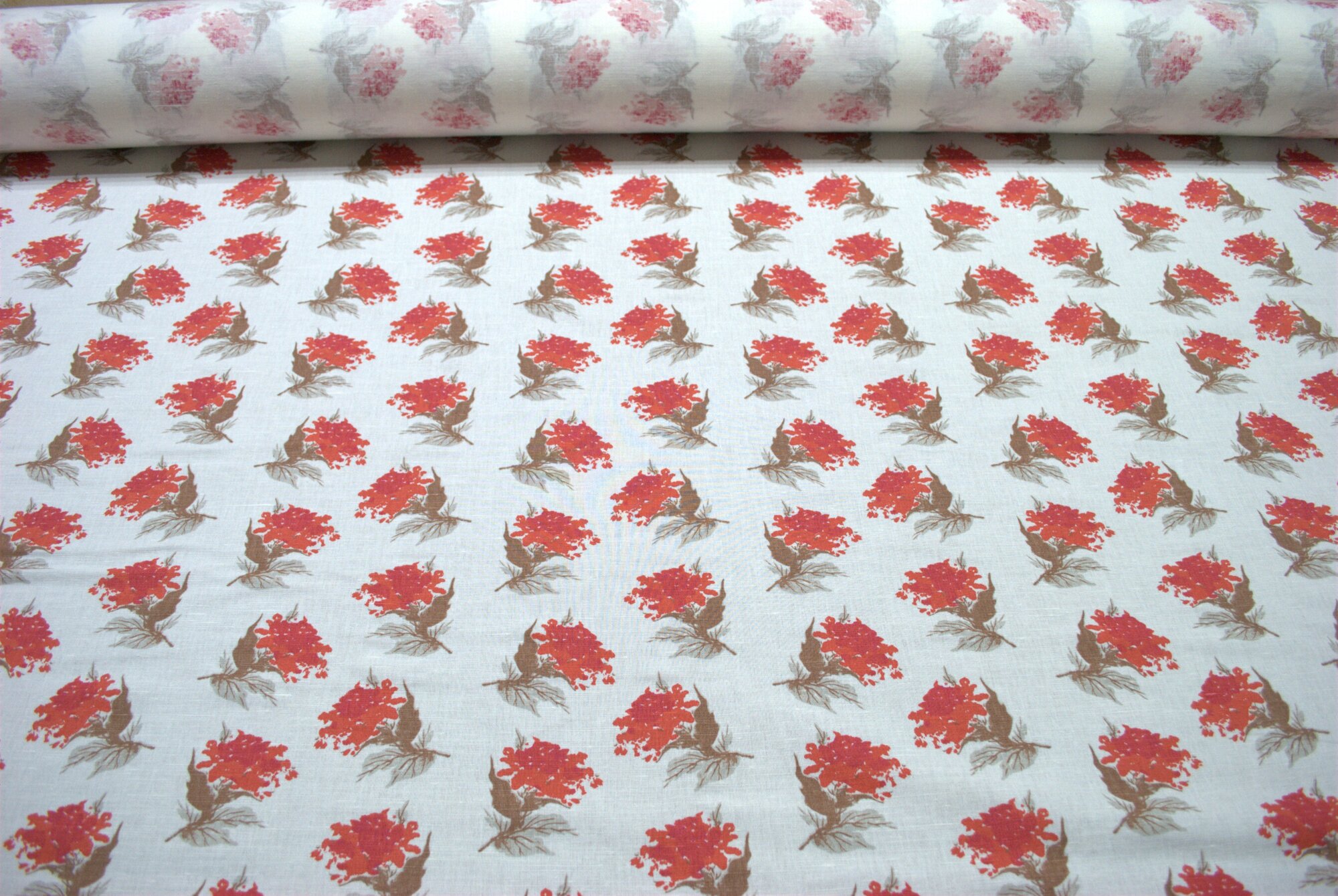 Ткань полульняная "Красные цветы" 100х150 см (180 г/м)