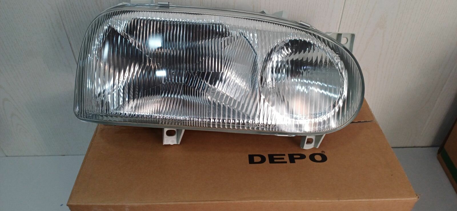 Фара левая фольксваген гольф 3 VW GOLF 3 с 1991 по 1998 под корректор DEPO 2 лампы