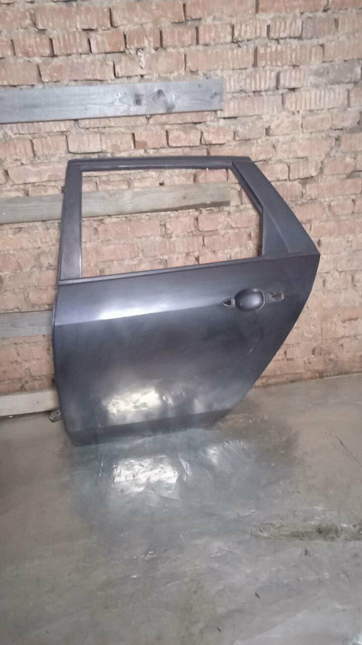 Дверь задняя левая Nissan Primera P12 2003