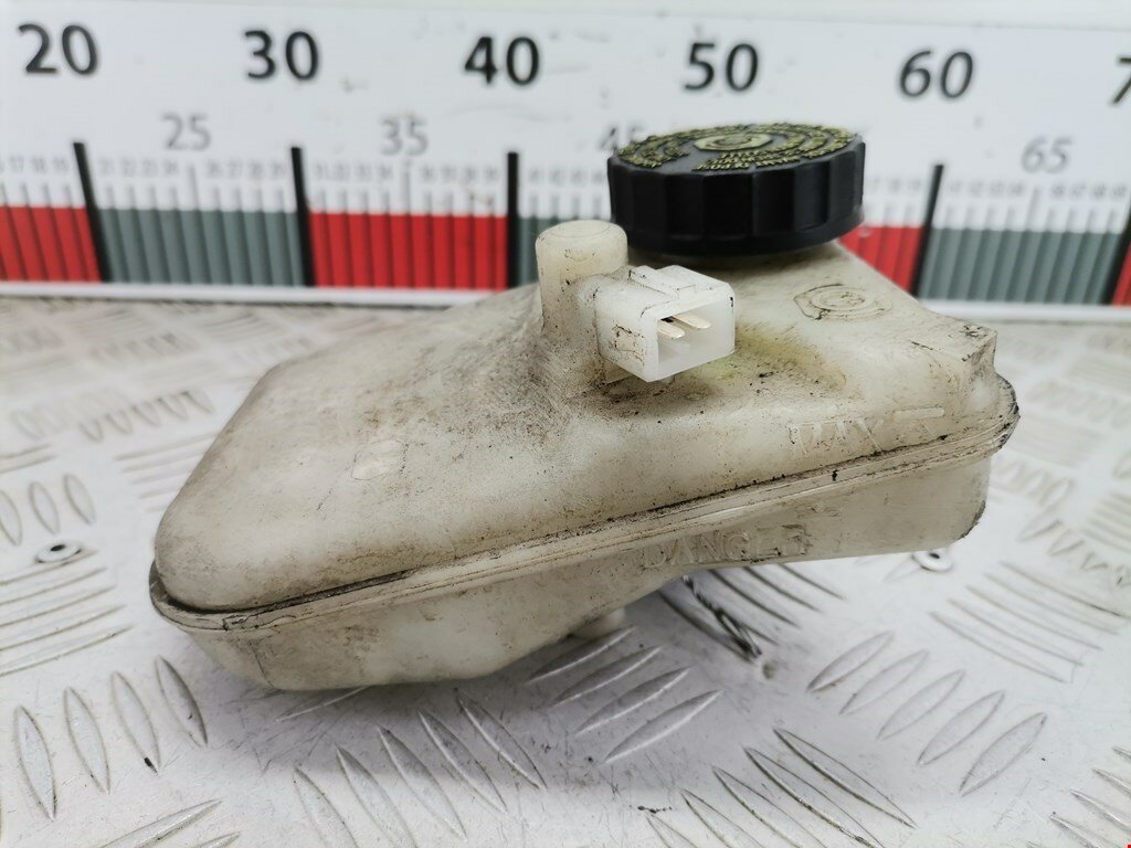 Бачок тормозной жидкости Citroen Berlingo 1 4635A4 арт. 2148433