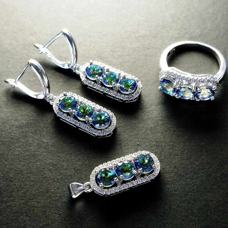 Комплект бижутерии: колье, серьги, браслет, циркон