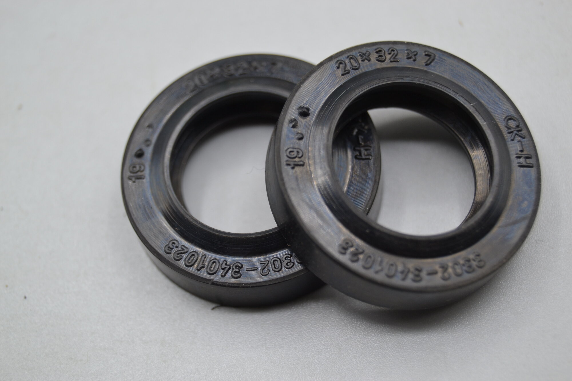Манжеты сальники 20x32x7, (2шт)