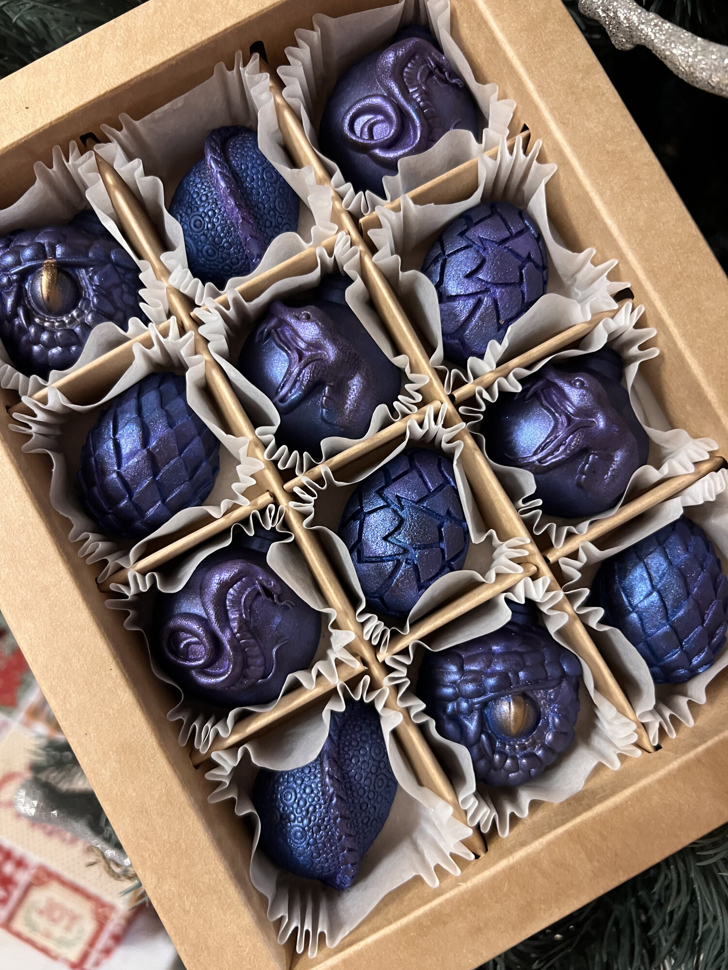 Шоколадный набор "Конфеты на новый год" №126 - Змея 2025, темный шоколад, ручная работа