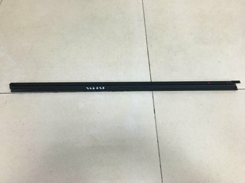 Уплотнитель двери Hyundai Elantra CN7 2020 кат.номер: 83230AA000