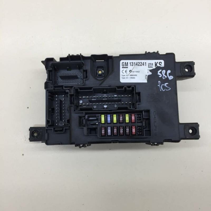 Блок предохранителей Opel Corsa D 2006-2015