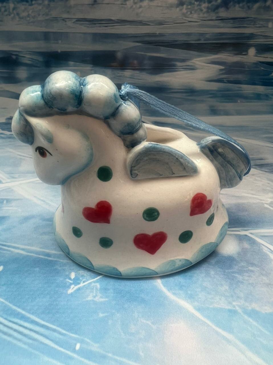 Фарфоровый колокольчик Лошадка пегас-1, легкая ёлочная игрушка