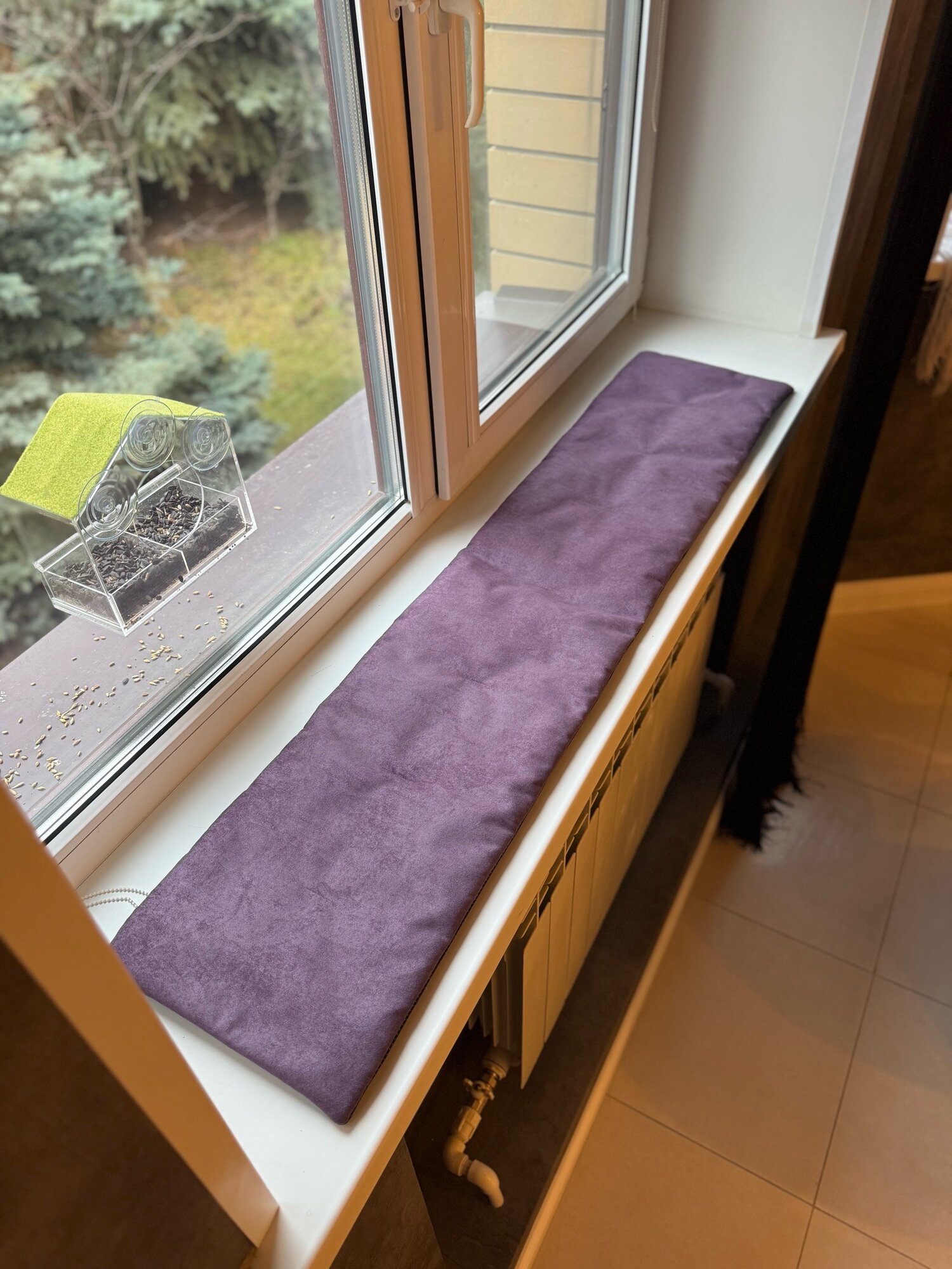 Лежанка 28*130 для кошек и собак на подоконник, на пол, в переноску. Антискользящая.