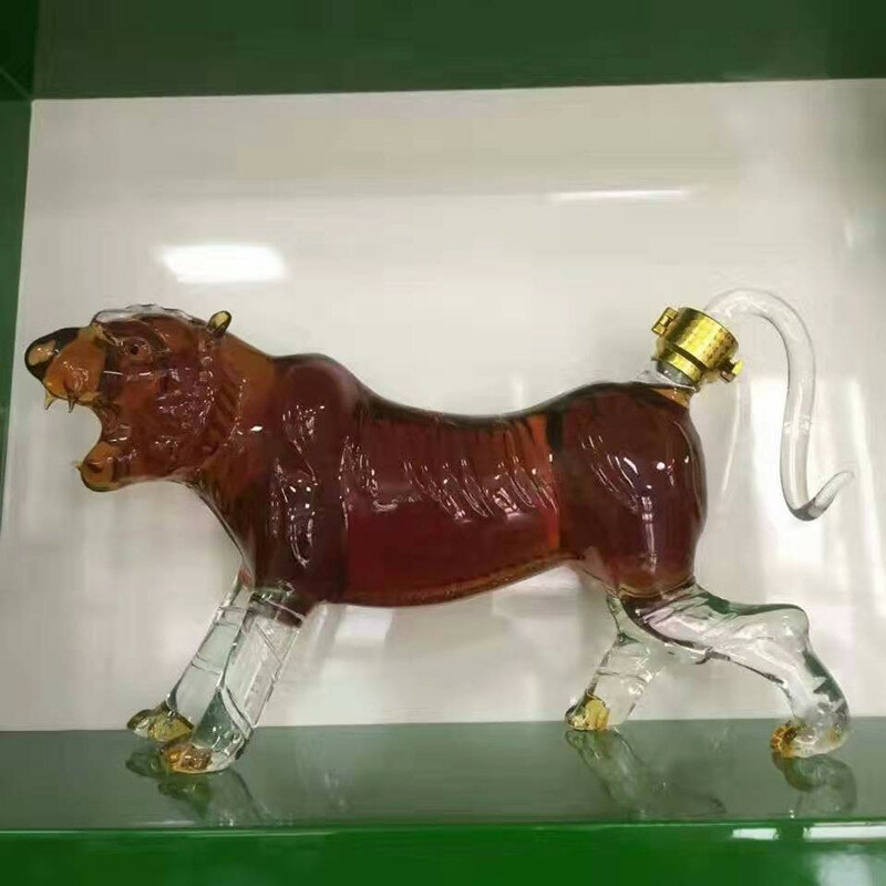 Стеклянные бутылки в форме тигра для приготовления спиртных напитков, включая бутылки для белого вина, красного вина, лечебного вина, а также бутылки с изображениями животных зодиака.