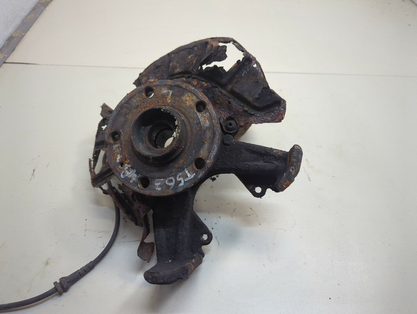 Ступица (кулак, цапфа) правая передняя Skoda Octavia (A5) Б/У