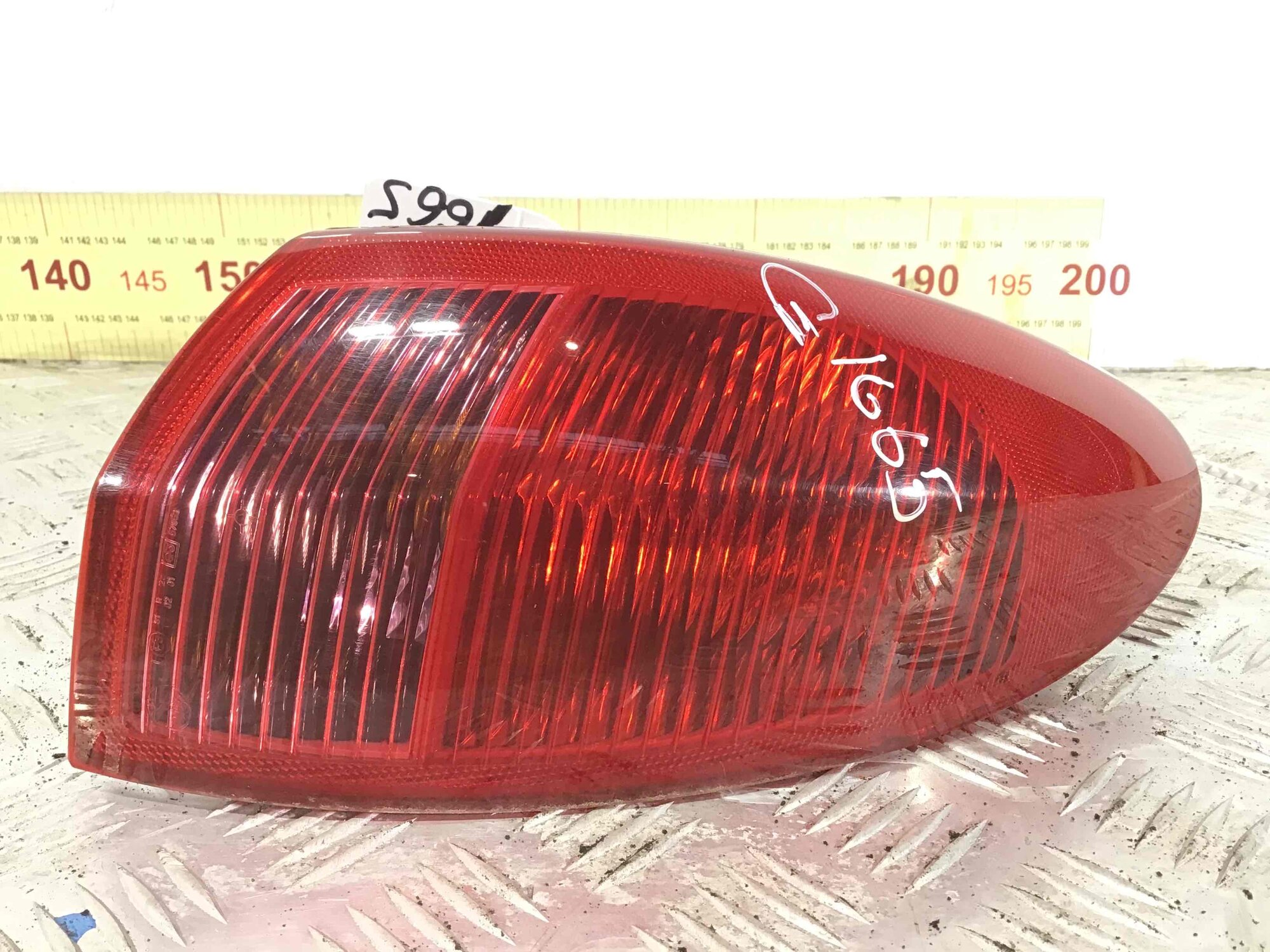Б/У Фонарь задний правый Alfa Romeo 147 1 поколение 2000 - 2004 2000 г.