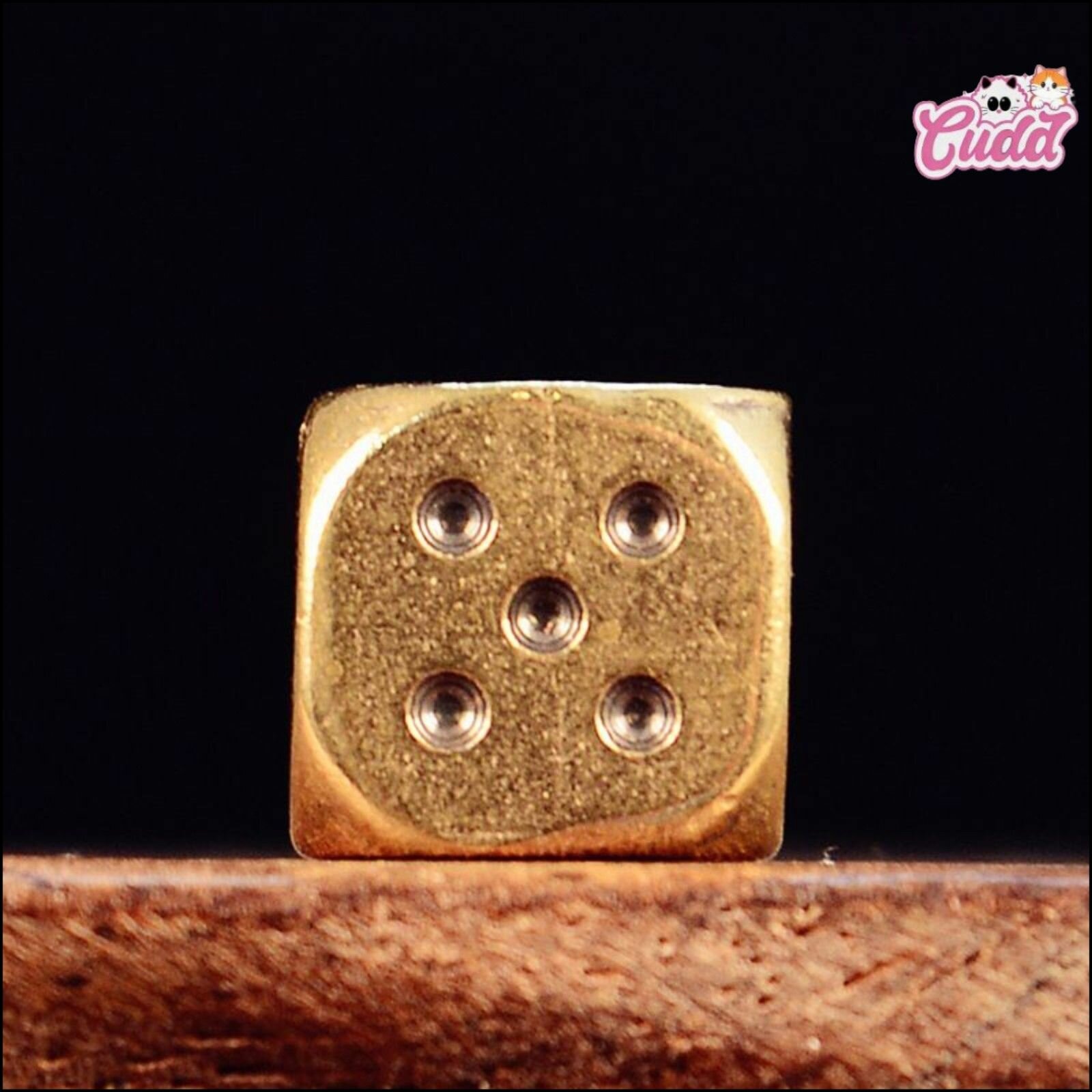 Эксклюзивный комплект из 4 металлических колпачков для шинных вентилей