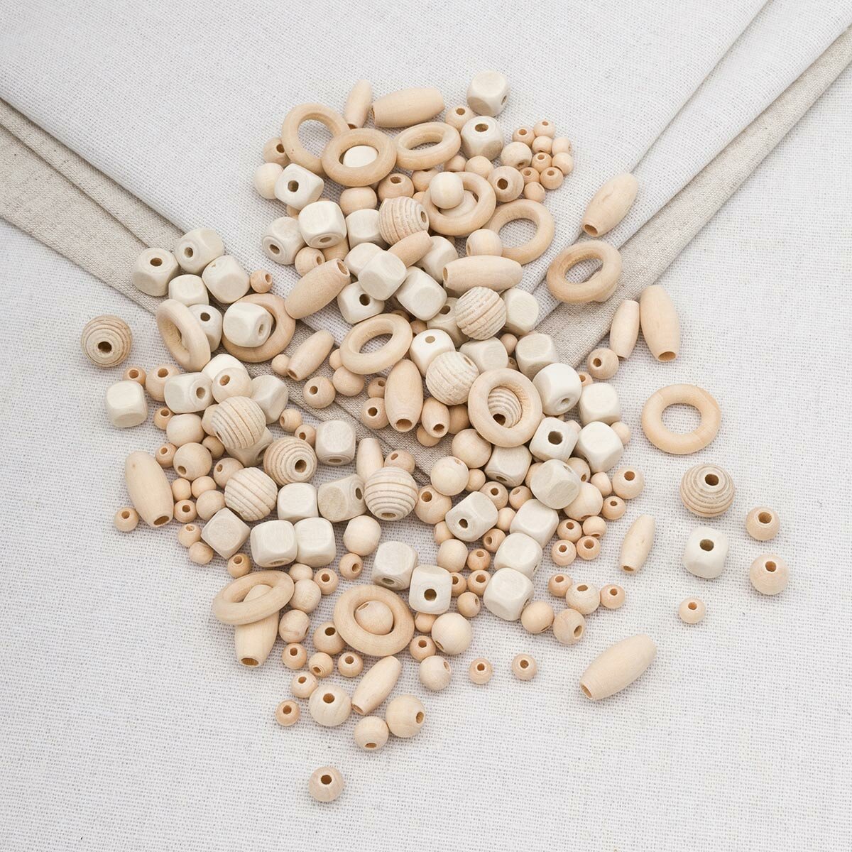 Бусины деревянные набор, 6-20 мм, 138 шт, неокрашенные, разных форм и размеров, Astra&Craft