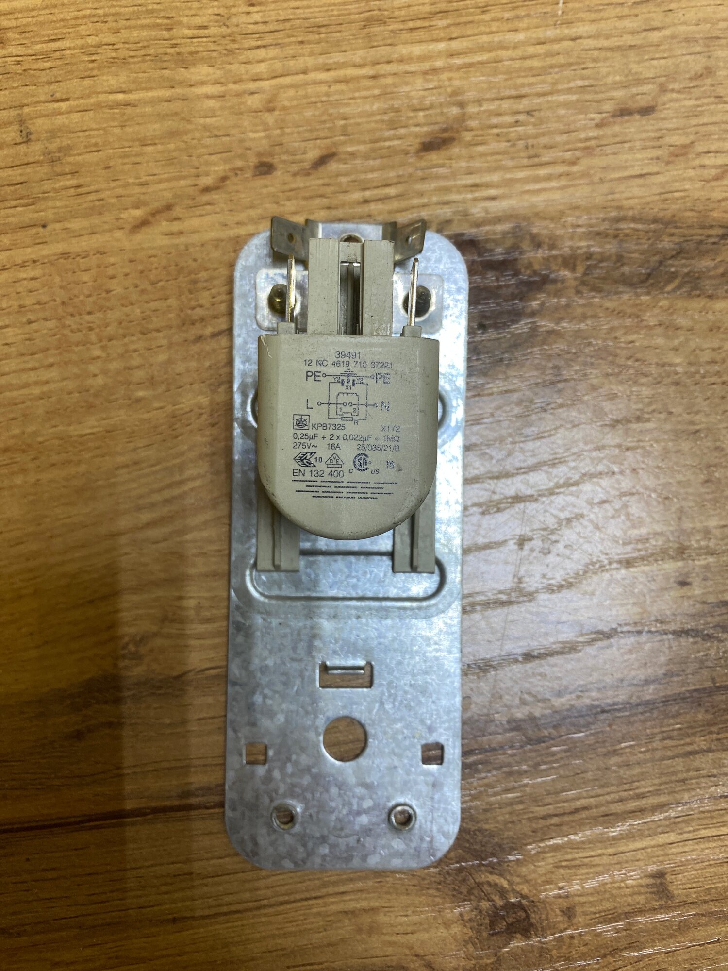 Сетевой фильтр для стиральной машины Hotpoint-Ariston Aqualtis AQXL 85, оригинал, б/у