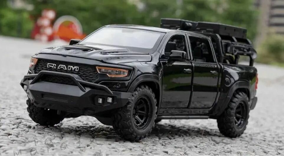 Коллекционная масштабная модель Dodge RAM 1500 TRX 1:32 (металл, свет, звук)