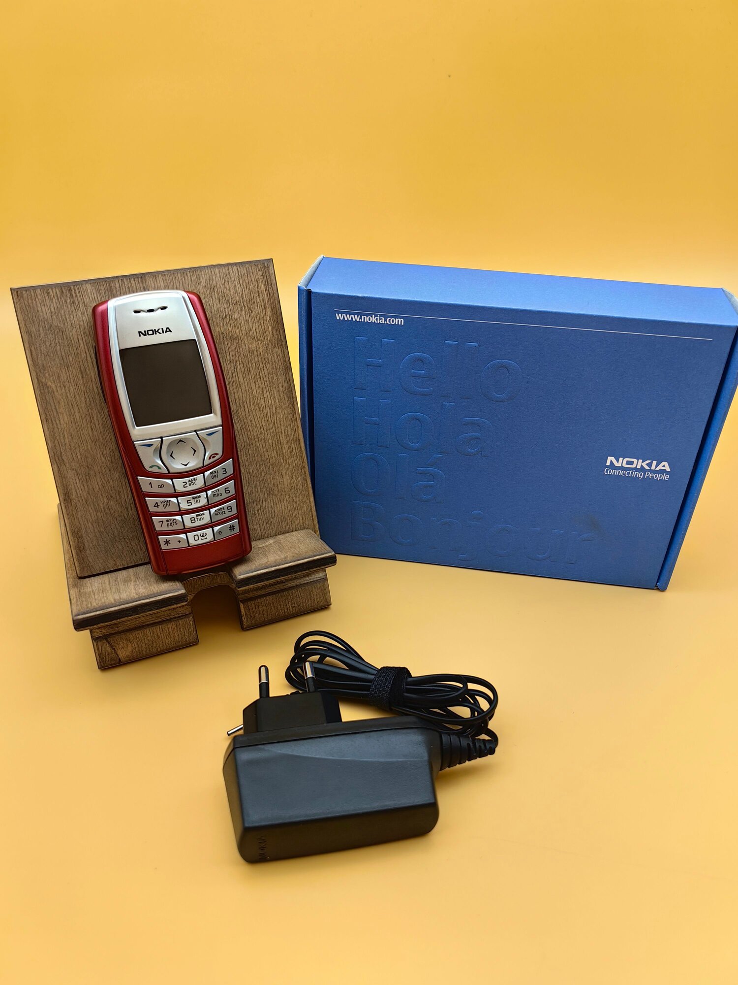 Мобильный раритетный кнопочный телефон Nokia 6610i, Красный, Цветной экран