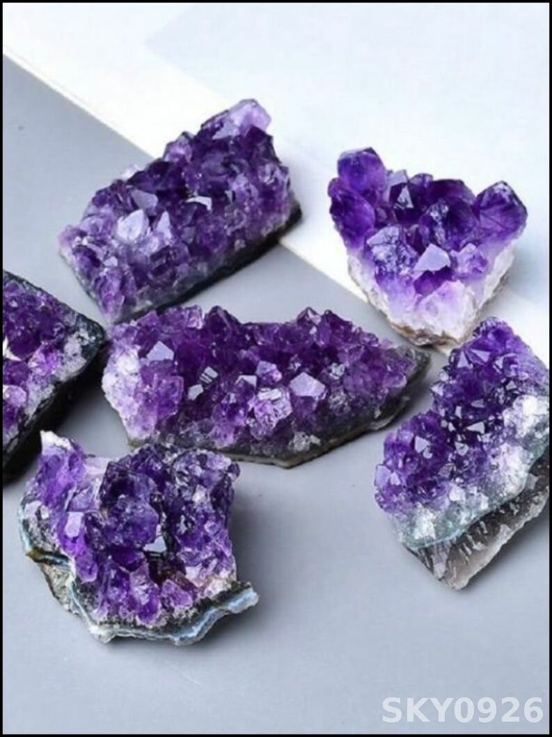 Кусочек натурального аметиста весом 50 грамм, образец кристаллической руды, используемый для украшения