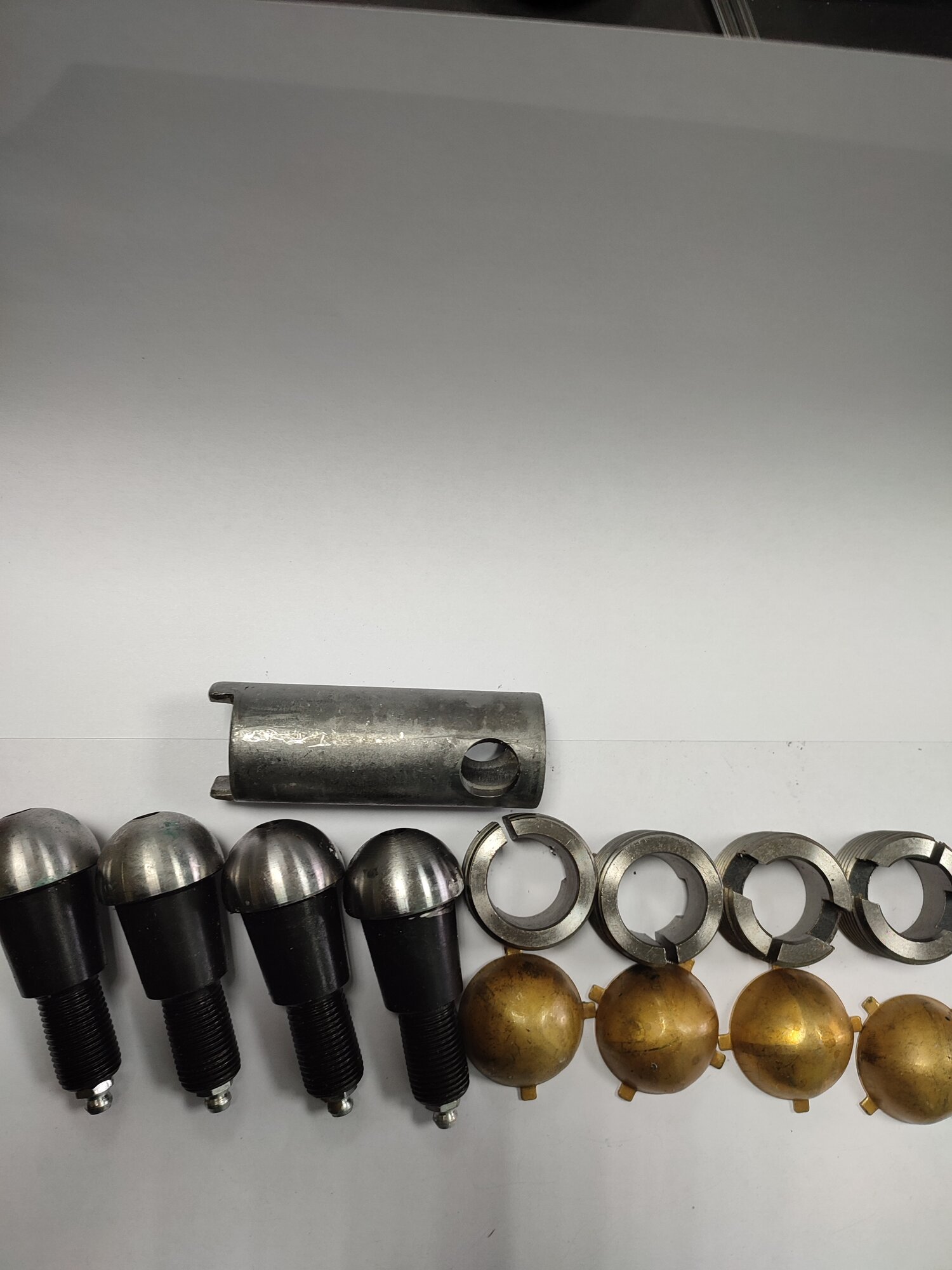 Шкворень УАЗ-Хантер, Патриот в сборе с латунными вкладышами комплект 4шт. в упаковке