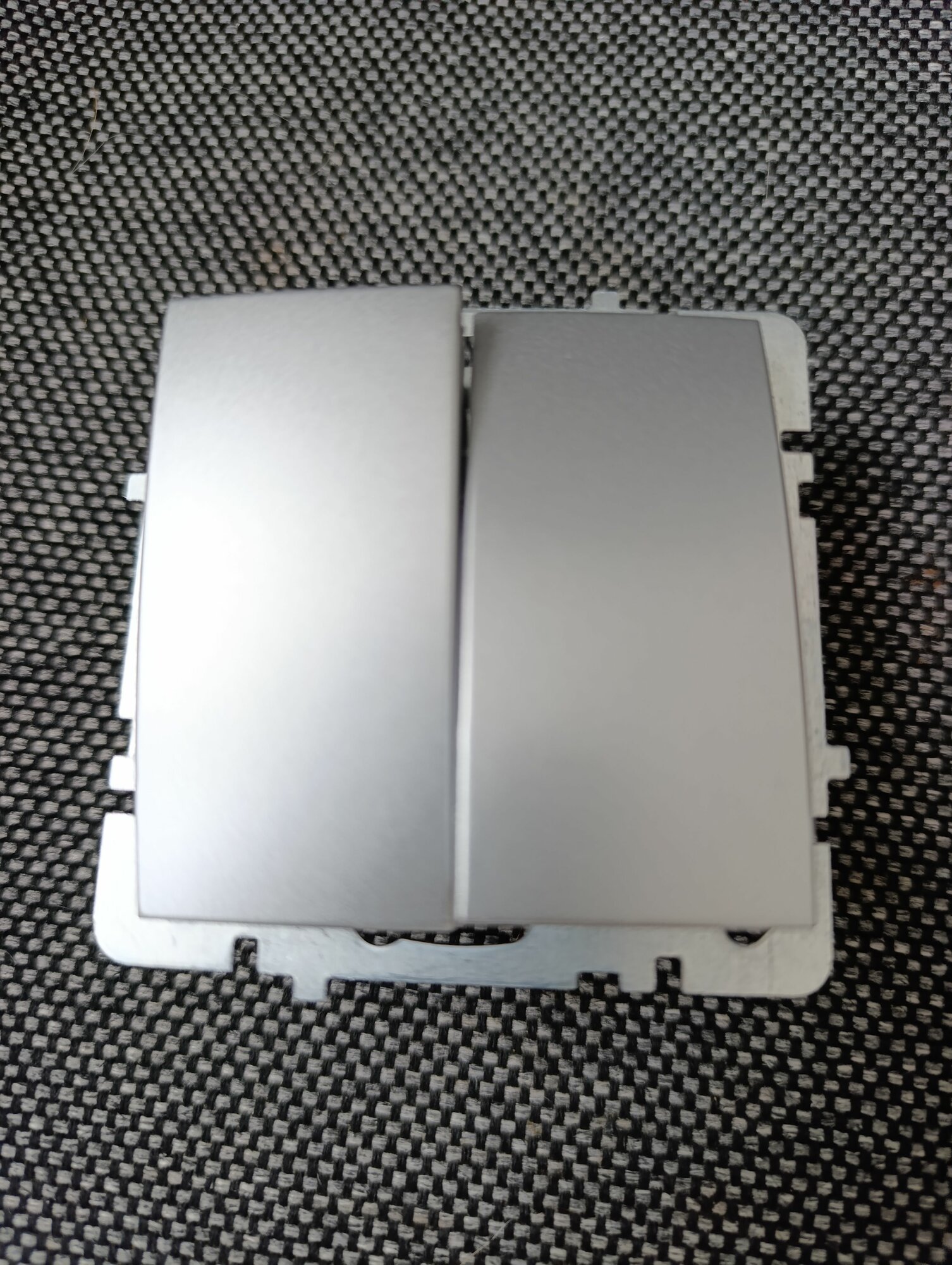 Выключатель Nilson двухклавишный (узел) серебро