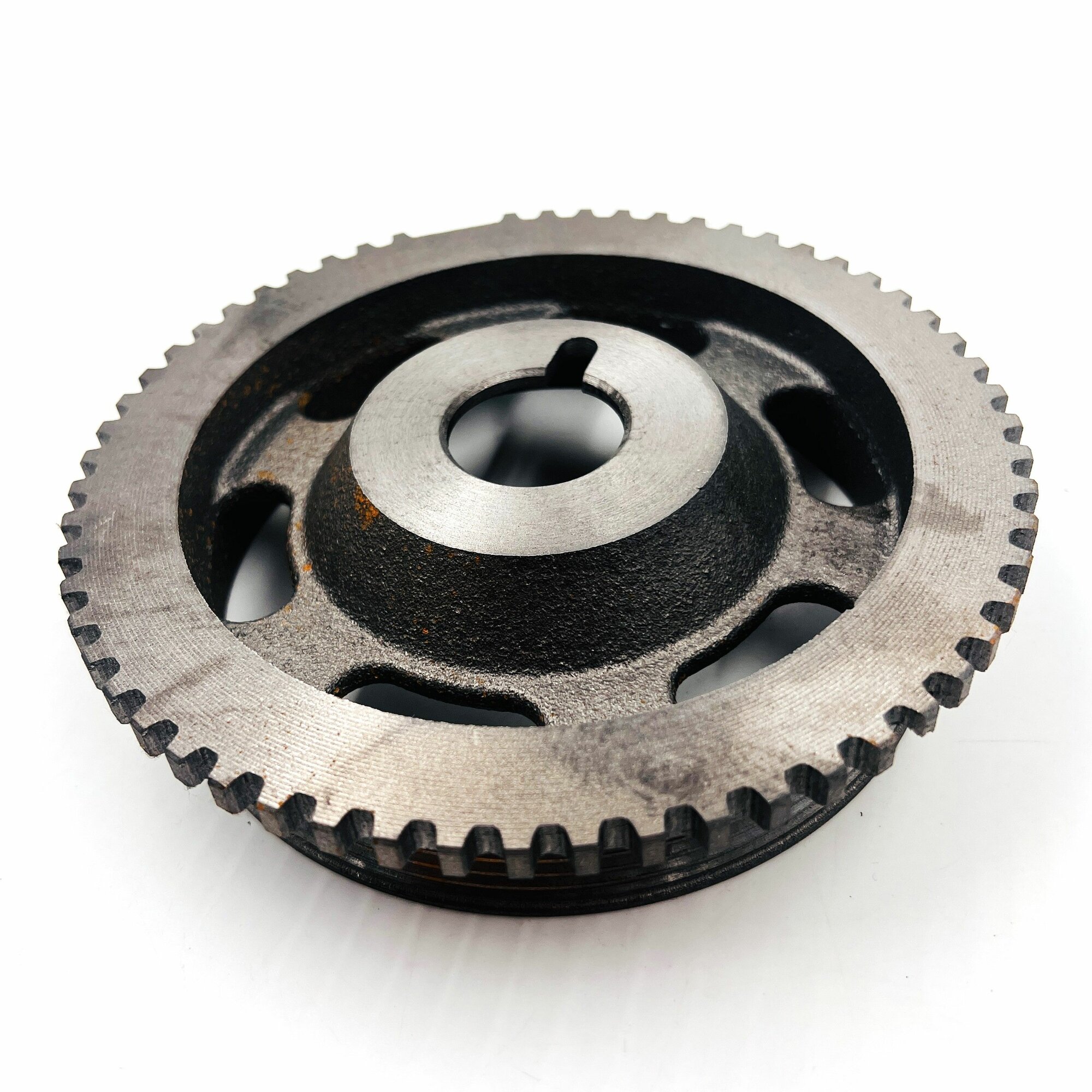 Шкив коленвала (демпфер) чугунный 16 кл ВАЗ 2110-2115, Лада Калина, Приора, Гранта