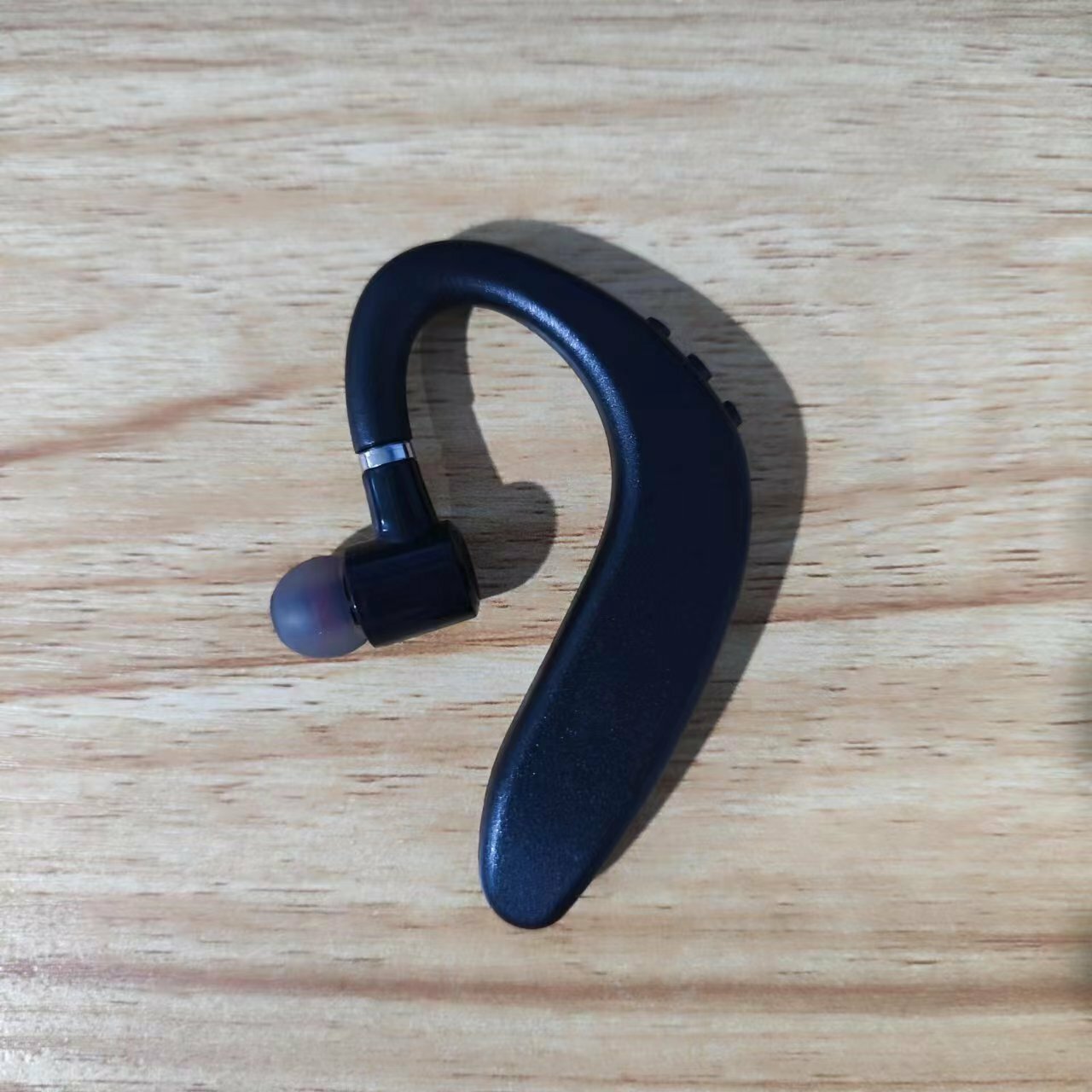 Истинно беспроводные наушники Bluetooth черные 55 мАч в маленькой сумке для удобного ношения