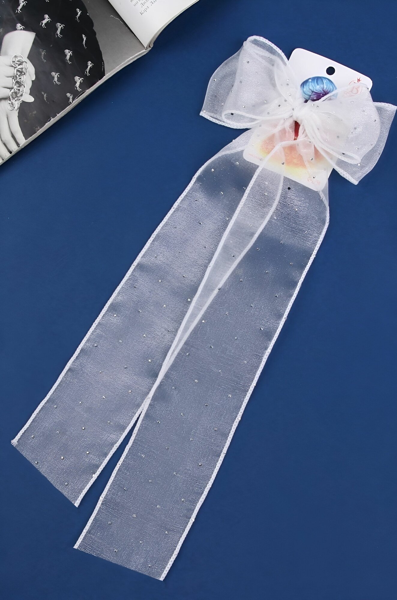 Бант белый для девочек школьный с длинными лентами и стразами на заколке, 1 шт на Новый год/Бант на утренник