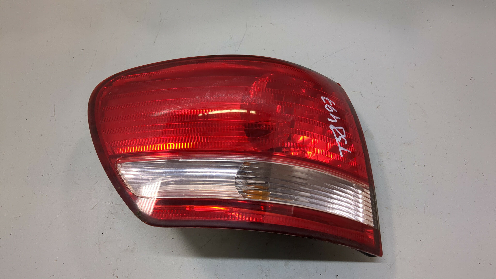 Фонарь (задний) левый Toyota Avensis Verso Б/У
