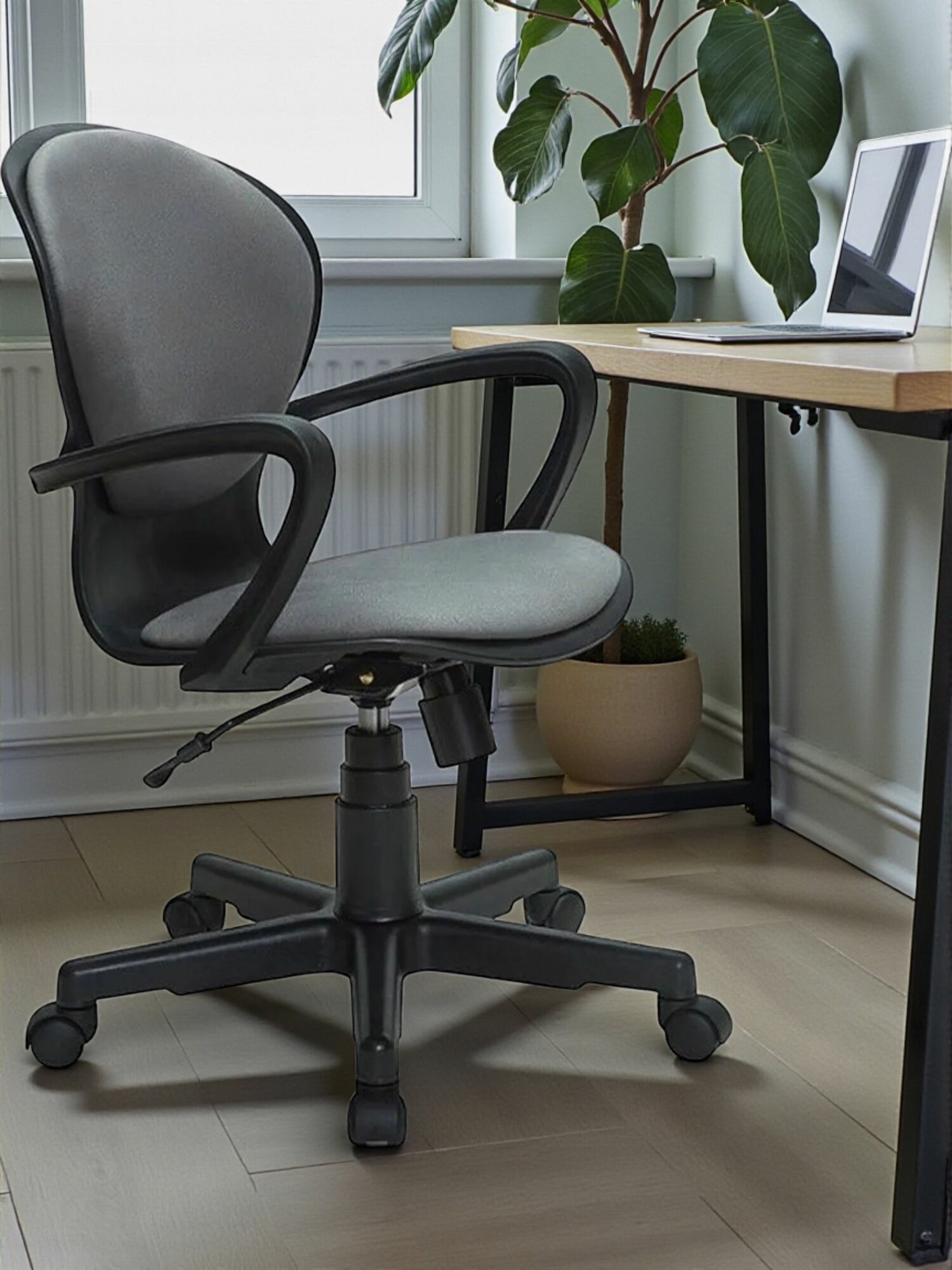 Детское компьютерное кресло BLOOM от КРЕСЛОВЪ33, велюр Maserati gray, серое/ Для ребёнка, школьника, подростка