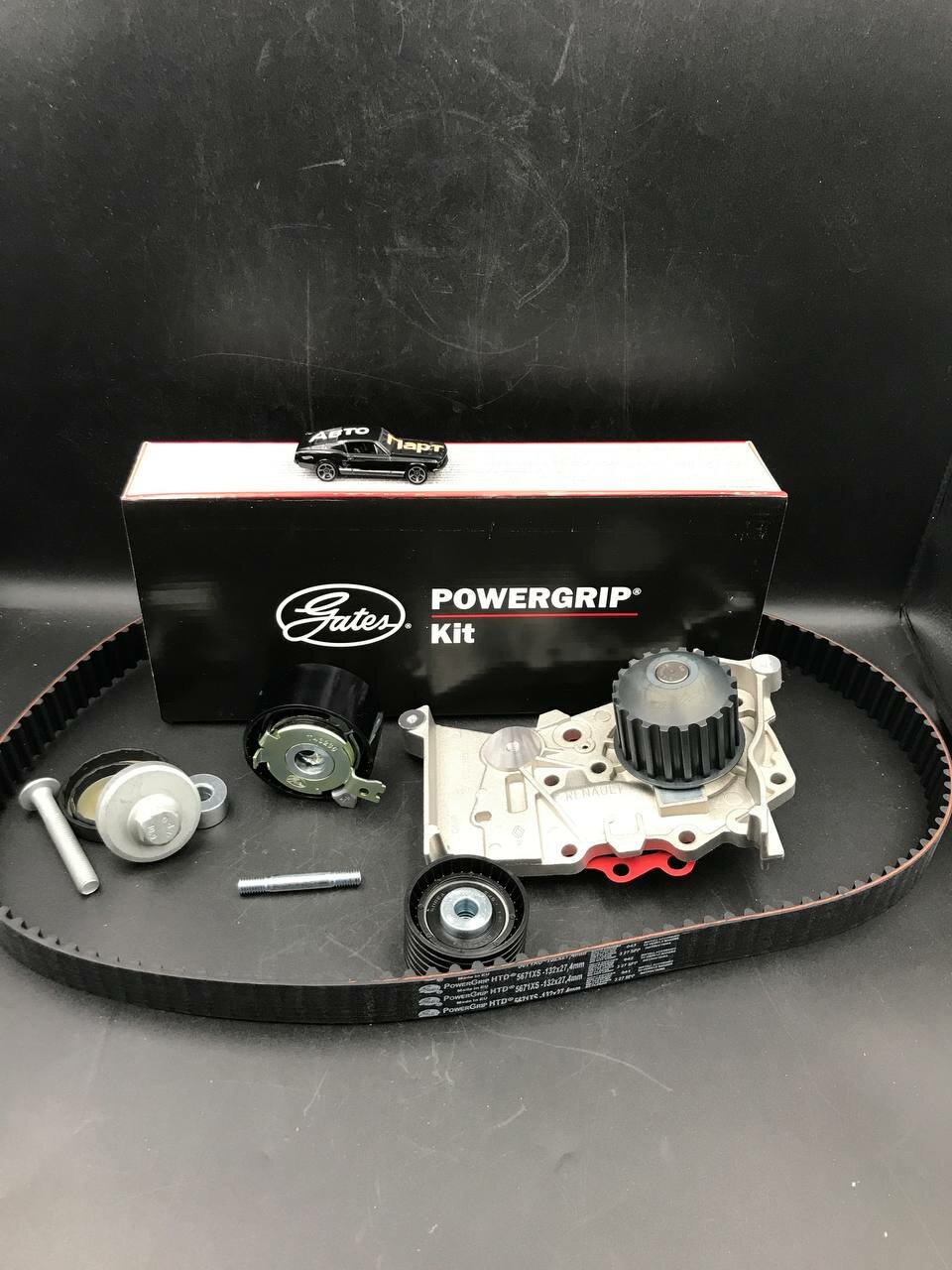 Комплект ГРМ с помпой К4М-K4J 1.4-1.6 16 кл. (16V) 82-107 л. с. Дастер, Логан, Сандеро, Меган, Симбол, Лада Ларгус K035671XS + 210105707R - арт. K035671XS/210105707R Рено