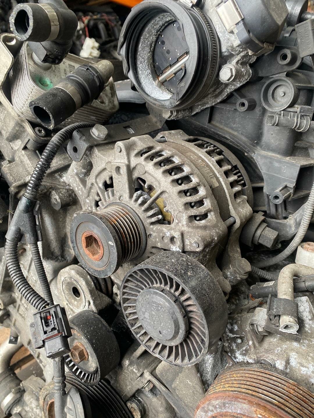 Генератор для BMW 1 E87/E81/E82/E88 [рестайлинг] 2.0 OEM 12317550468