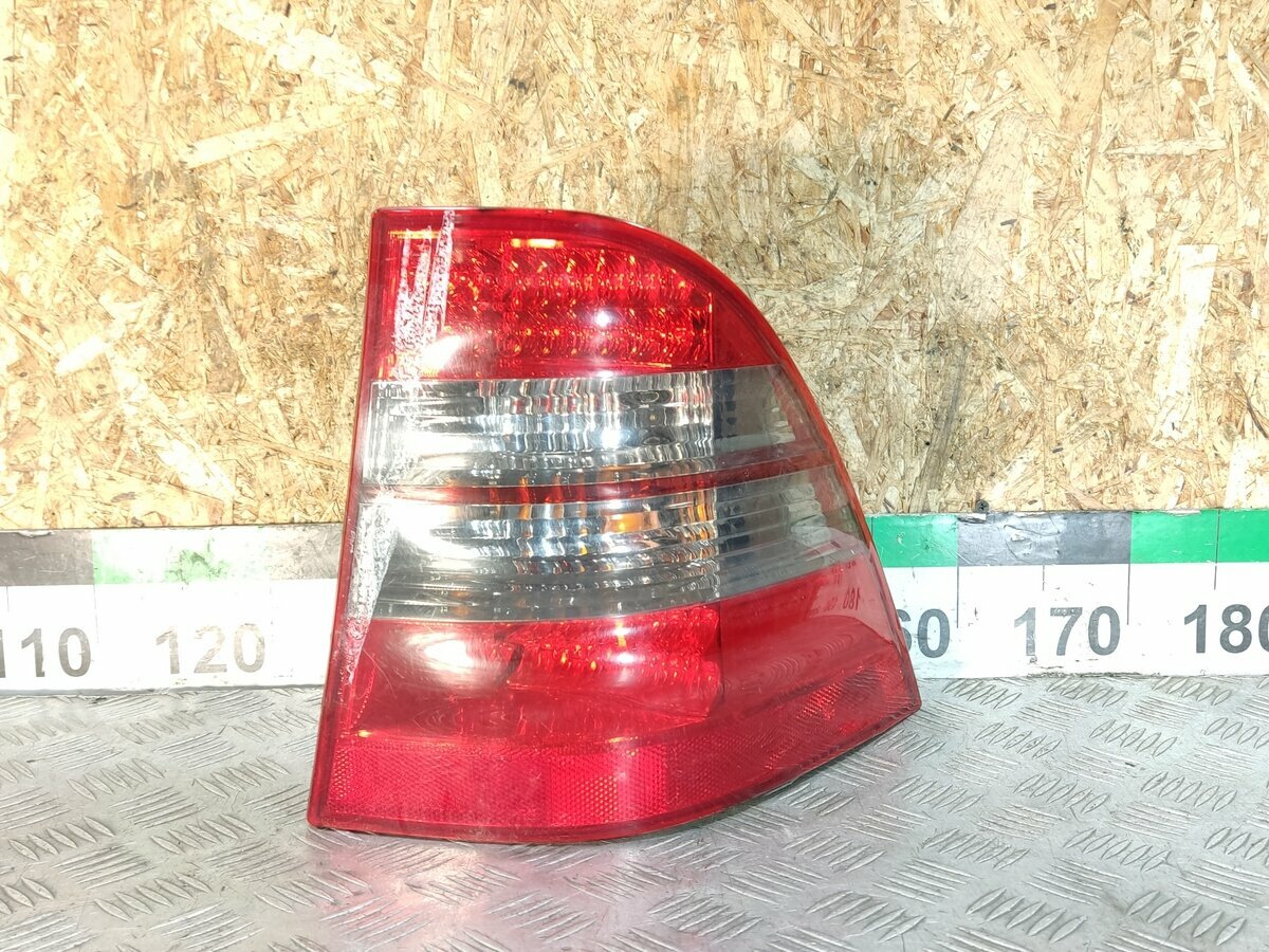 Фонарь задний правый MERCEDES ML w163 1638200464