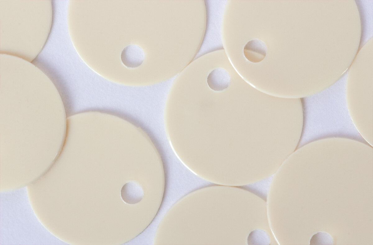 Пайетки россыпью Zlatka 8 мм, 5 штх10 г, № 03, молочные