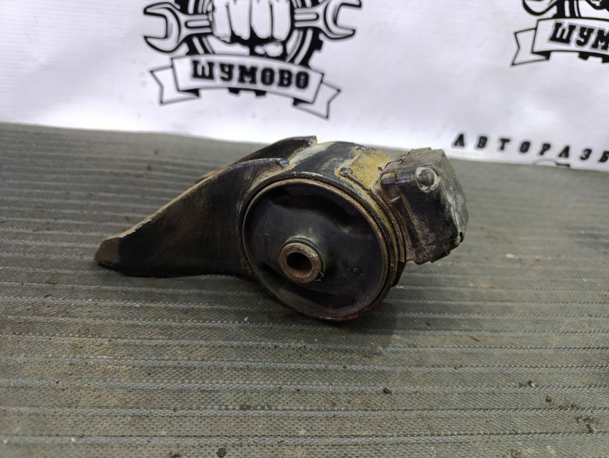 Подушка двигателя задняя Mazda MPV, II (LW) 2002 с пробегом