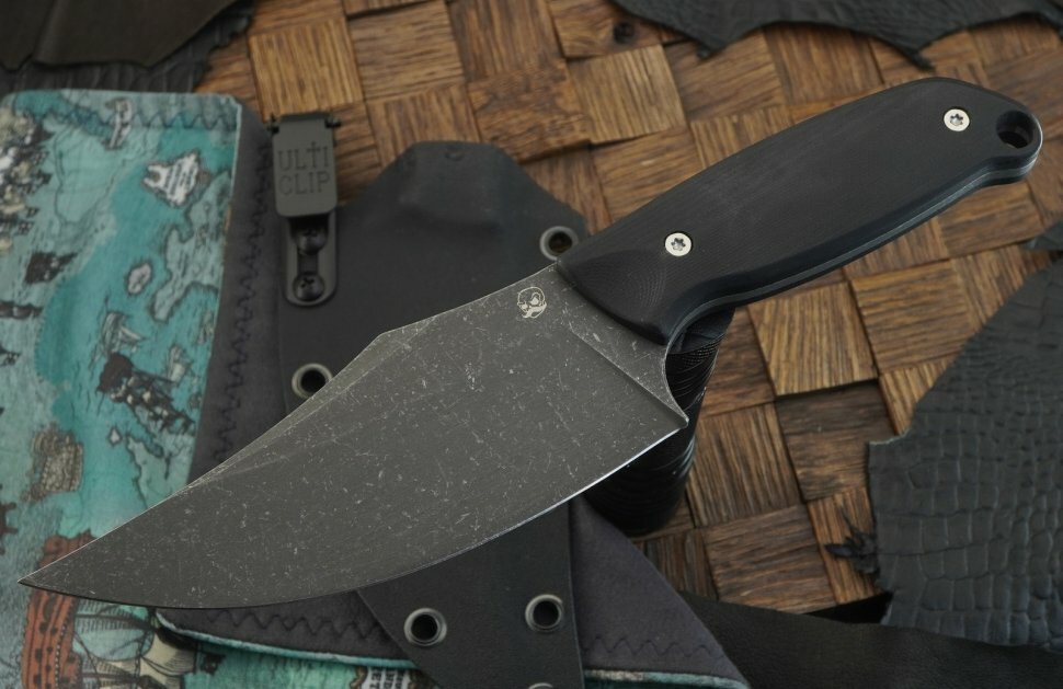 Нож с фиксированным клинком Barmaley Knives Пьеро, сталь AUS-10Co, BW, рукоять черный G-10