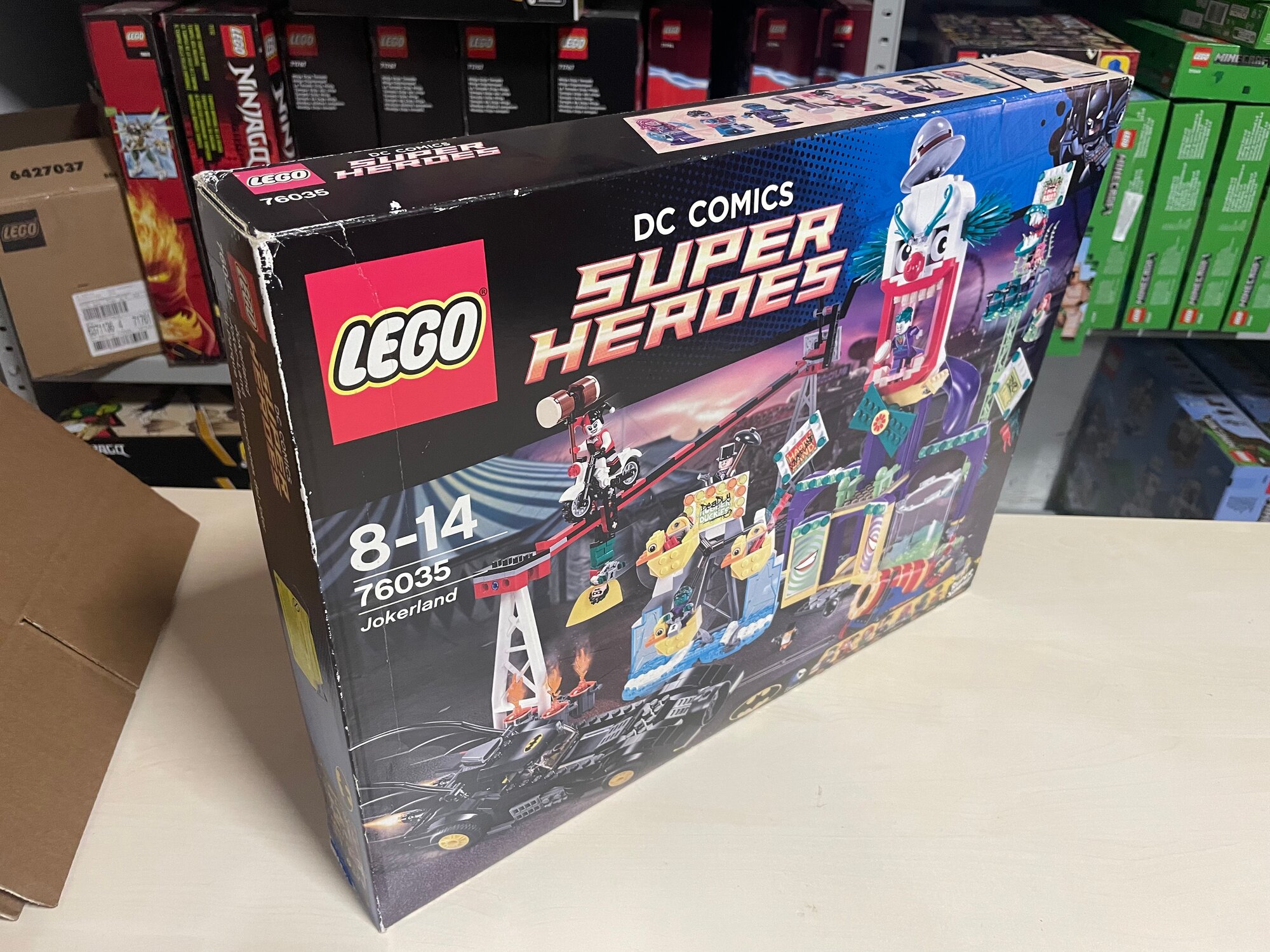 LEGO DC Super Heroes 76035 Джокерлэнд, 1037 дет.