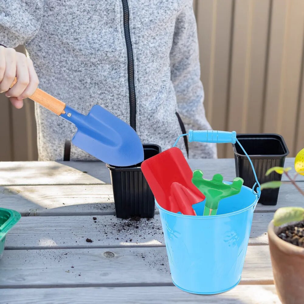 Набор детских садовых инструментов для работы в саду, включает лопату, грабли, вилку, веерные грабли, синий