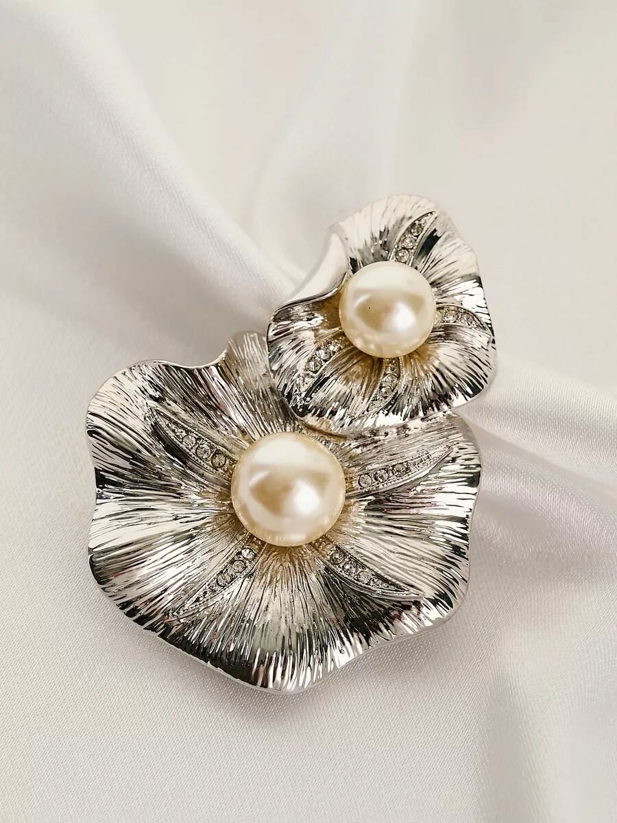 Брошь, стразы, жемчуг имитация, кристалл